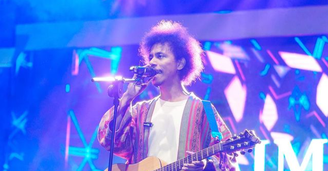 Lagu Raim Laode 'Komang' Dikisahkan Mantan Pacar - terkenal.co.id