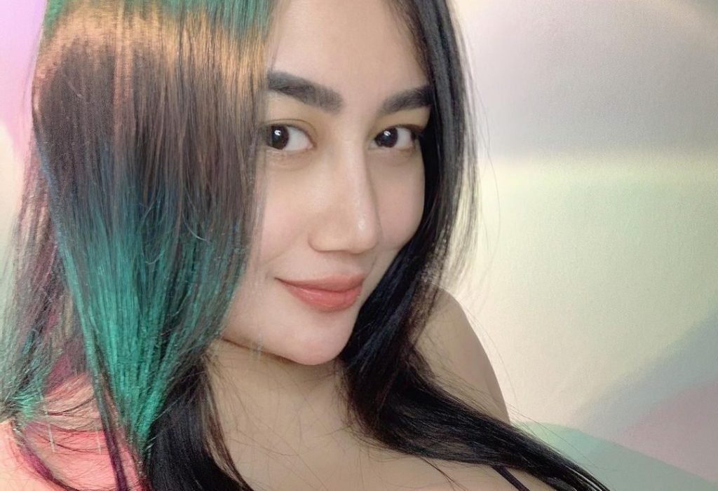 Pamela Safitri Unggah Foto Tak Pakai Bra, Netizen: Pasukan Zoom Merapat ...